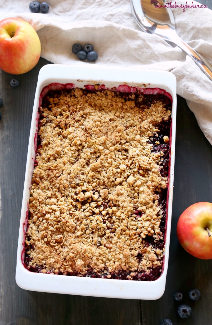 How to Make Easy Apple Berry Fruit Crisp - The Busy Baker