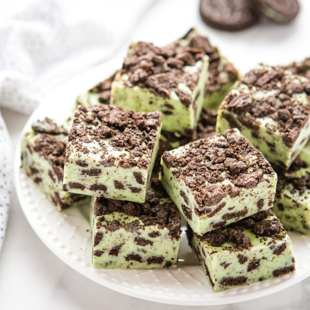Mint Oreo Fudge (St. Patrick's Day Treat) - The Busy Baker