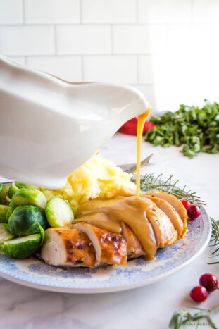 How to Make Gravy from Turkey Drippings | The Busy Baker