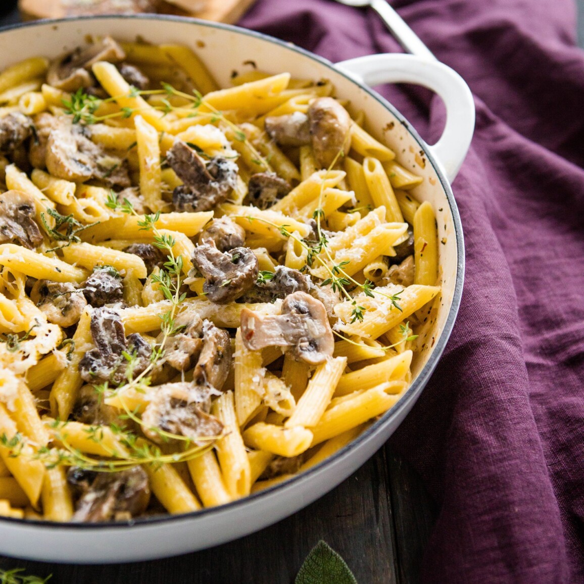 Creamy Mushroom Champagne Pasta - The Busy Baker
