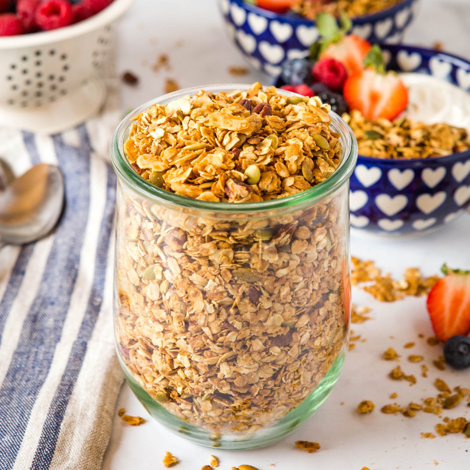 Homemade Granola {Easy Recipe!} - The Busy Baker