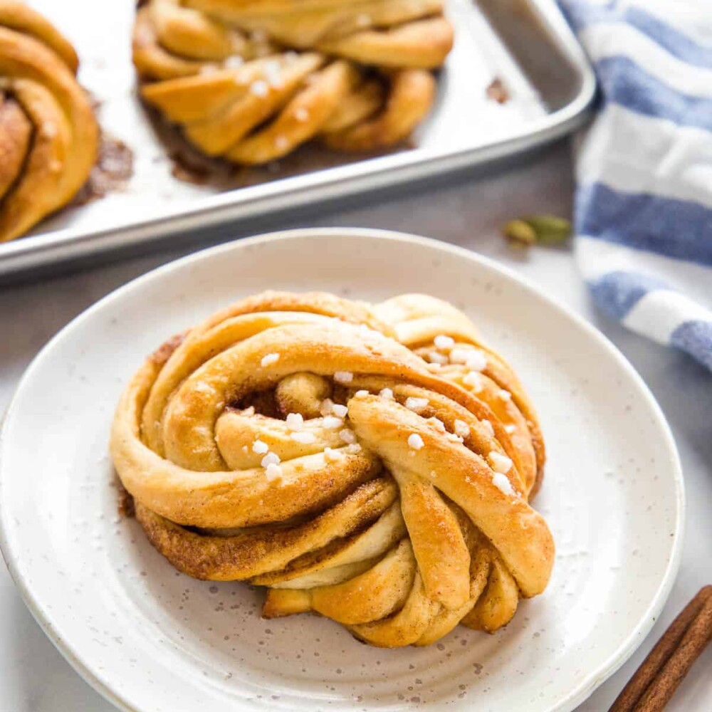 Rolls and Buns - The Busy Baker