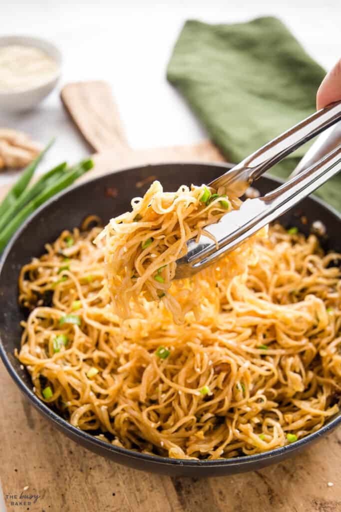 Garlic Noodles (Quick and Easy) - The Busy Baker